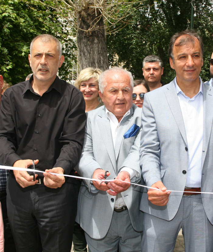 ΕΓΚΑΙΝΙΑΣΤΗΚΕ Η 9η ΑΝΘΟΚΟΜΙΚΗ ΕΚΘΕΣΗ ΠΕΙΡΑΙΑ ΣΤΗΝ ΠΛΑΤΕΙΑ ΚΑΝΑΡΗ